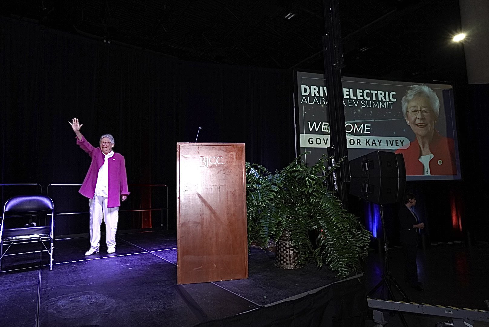 Alabama holds electric vehicles summit